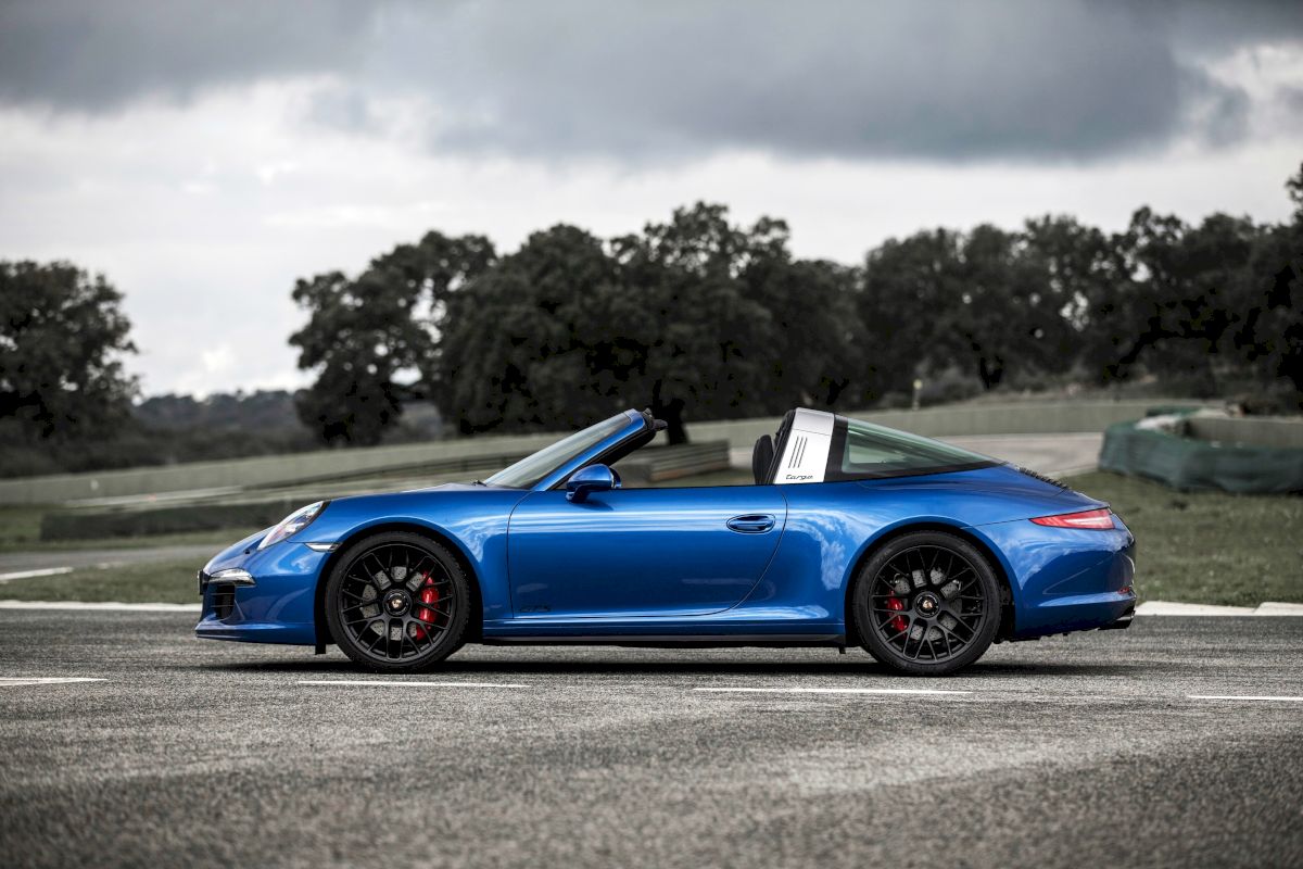 Porsche 911 Targa 4 GTS review complet | Plus Auto